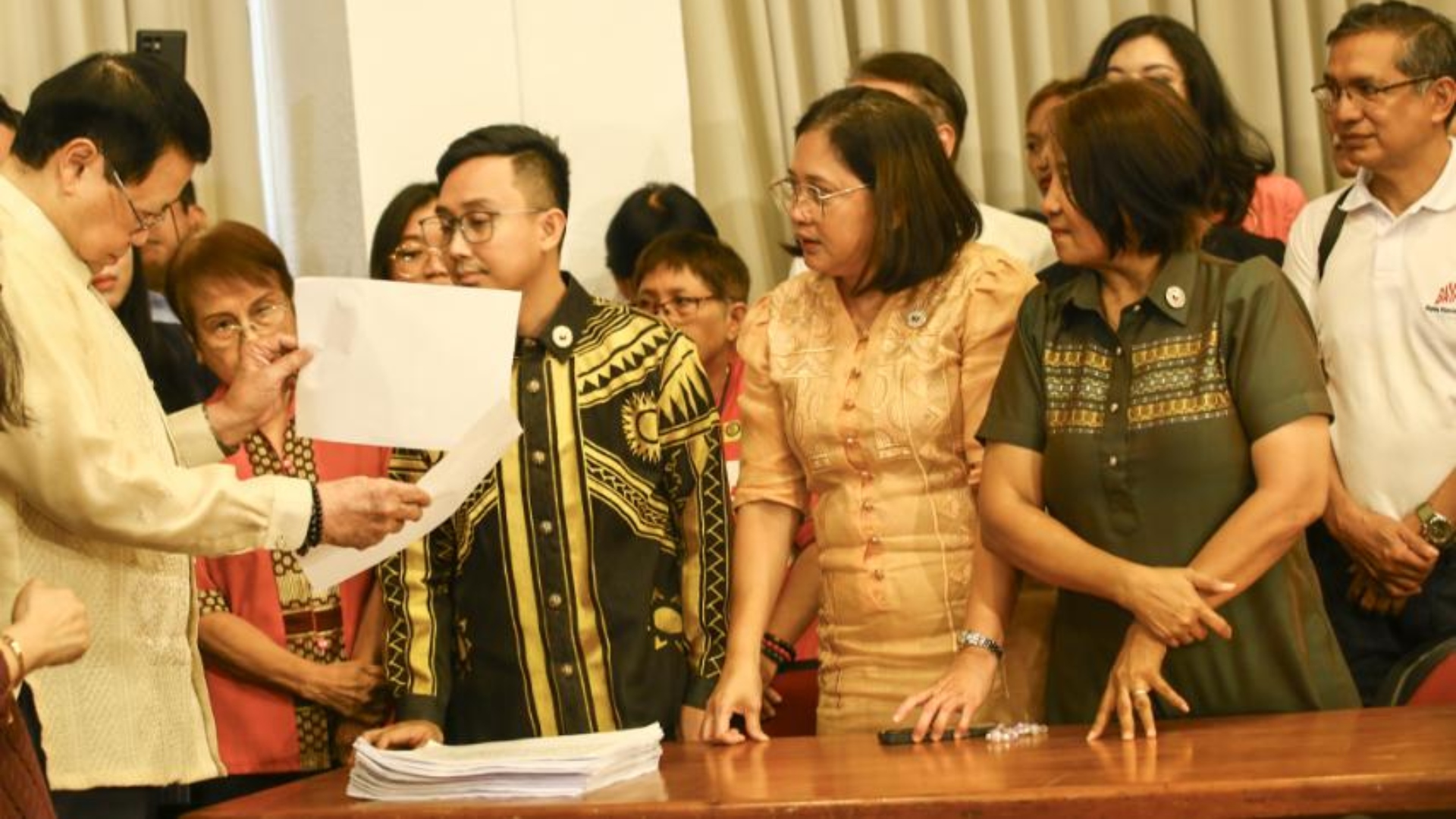 MALAYO SA BITUKA! | Politico.ph