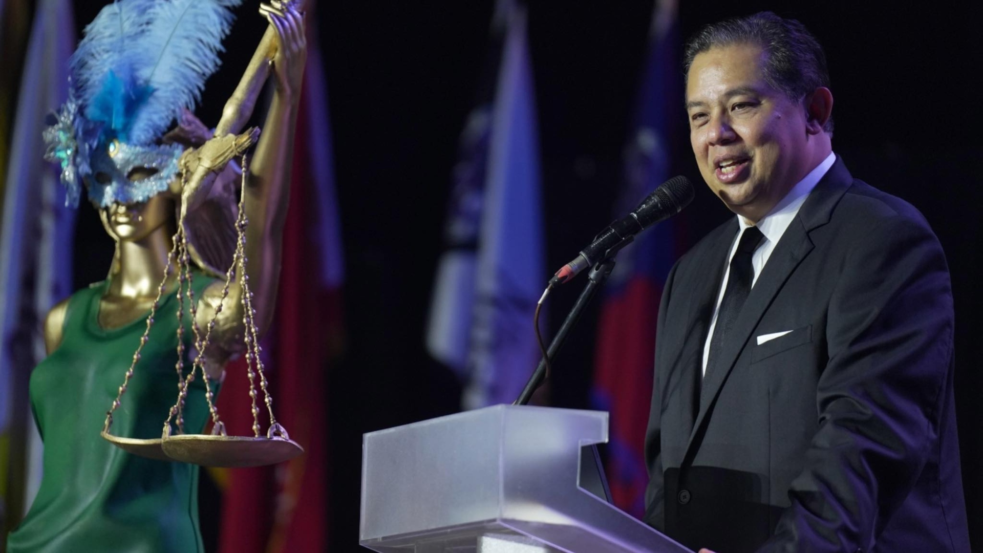 BATAS PARA SA LAHAT! Romualdez, Hinimok Mga Abogado Na Magtulungan Para ...